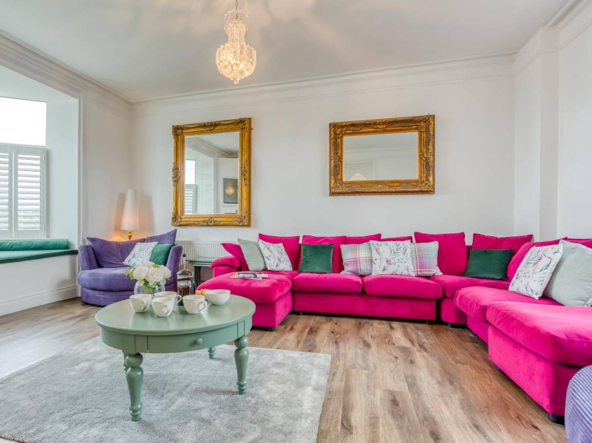 Cottage ∙ 6 Bedrooms ∙ 12 Guests - Appledore