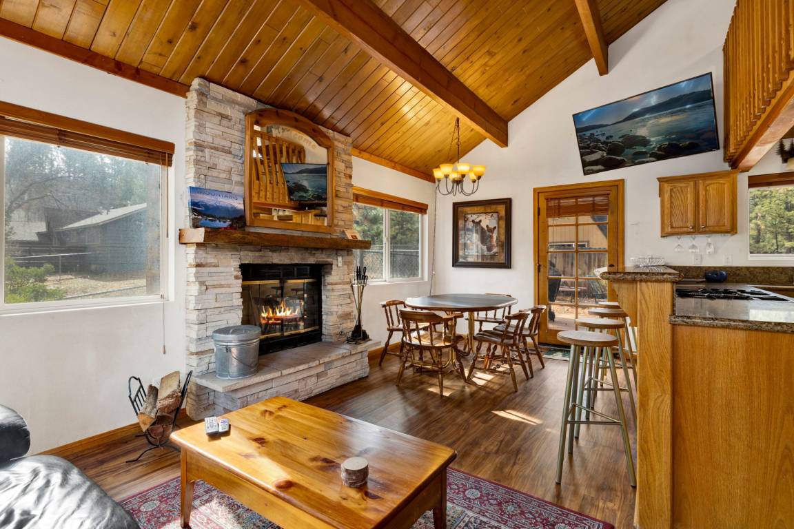 126 M² Cabin ∙ 3 Bedrooms ∙ 7 Guests - Snow Summit Ski Resort, CA