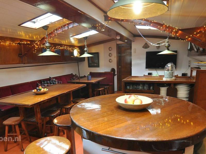 House ∙ 10 Bedrooms ∙ 16 Guests - Amstelveen