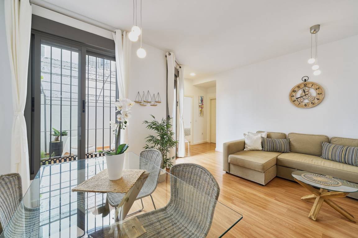 85 M² Ferienwohnung ∙ 2 Schlafzimmer ∙ 4 Gäste - Málaga