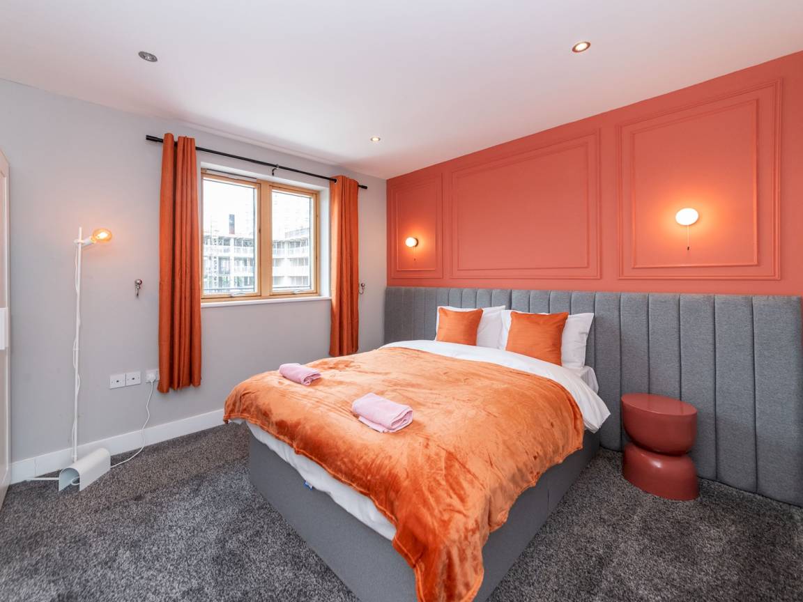 74 M² Apartment ∙ 1 Bedroom ∙ 2 Guests - Reading Station
