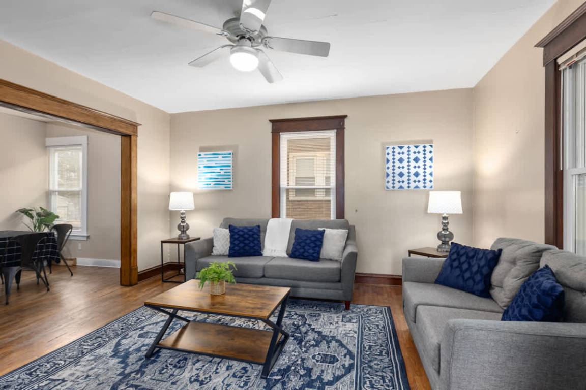 136 M² House ∙ 4 Bedrooms ∙ 10 Guests - Grand Rapids, MI