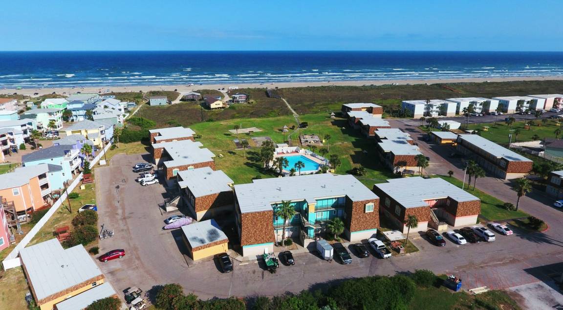 83 M² House ∙ 6 Bedrooms ∙ 22 Guests - Corpus Christi, TX