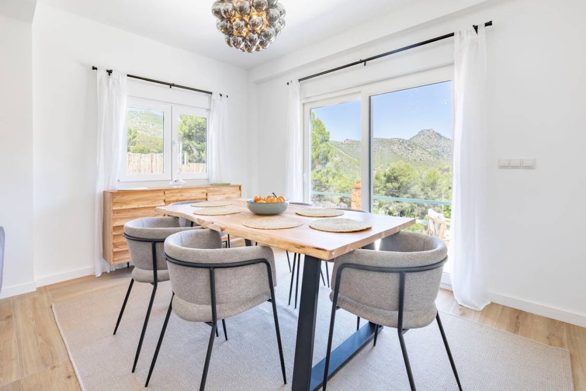 211 M² House ∙ 3 Bedrooms ∙ 5 Guests - Gilet