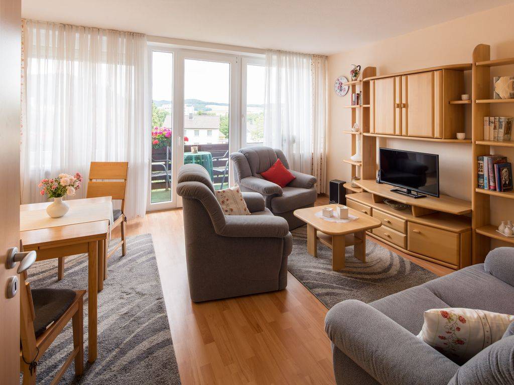 70 M² Ferienwohnung ∙ 2 Schlafzimmer ∙ 4 Gäste - Bad Wildungen