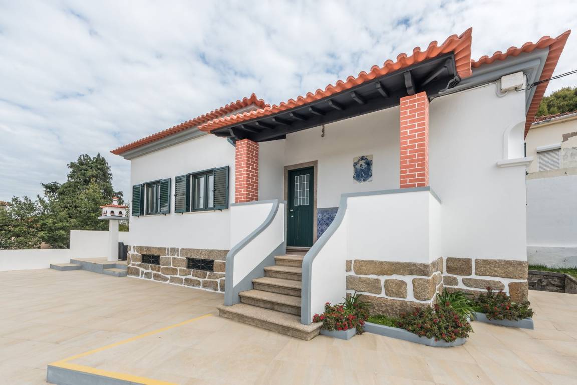 100 M² House ∙ 3 Bedrooms ∙ 6 Guests - Porto