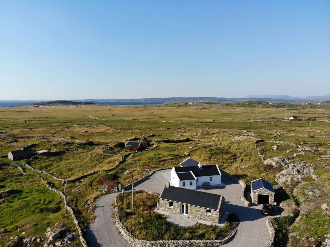 102 M² House ∙ 3 Bedrooms ∙ 8 Guests - Clifden