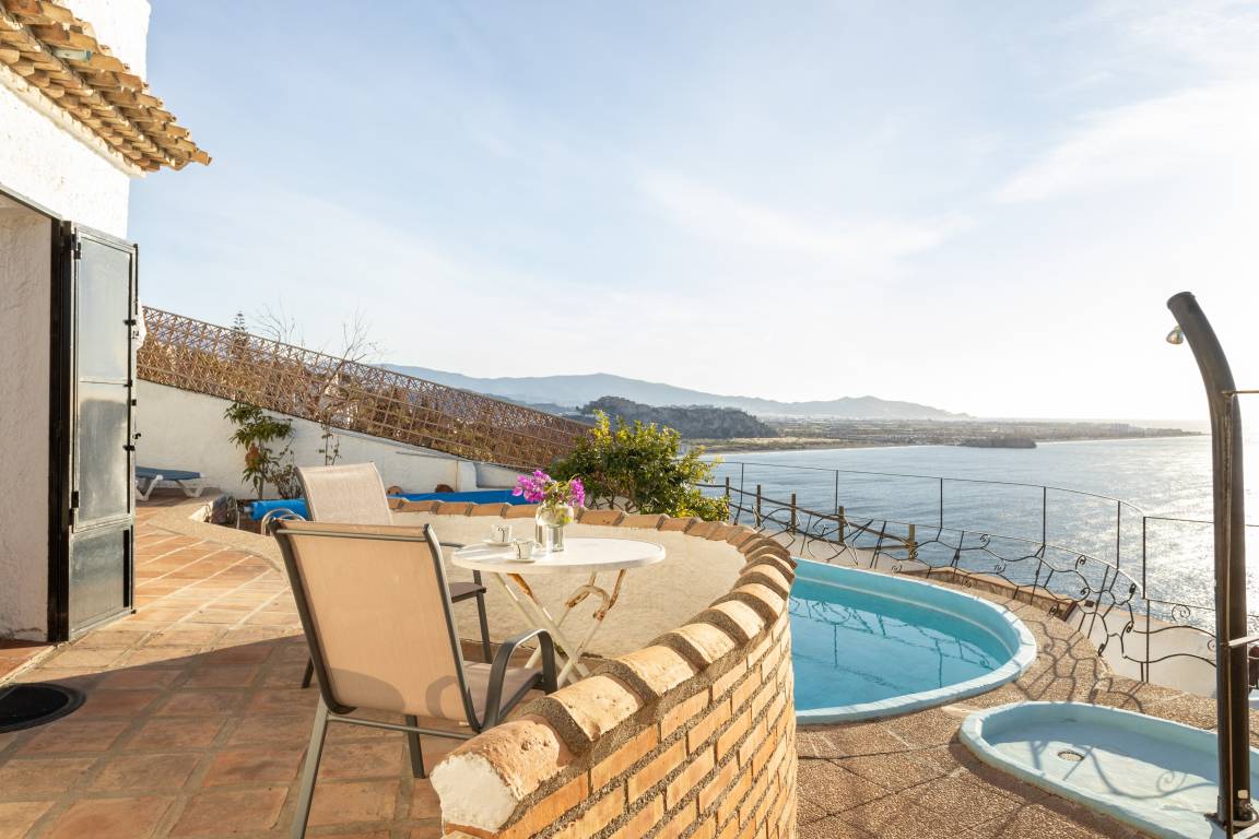 175 M² Villa ∙ 3 Bedrooms ∙ 8 Guests - Salobreña
