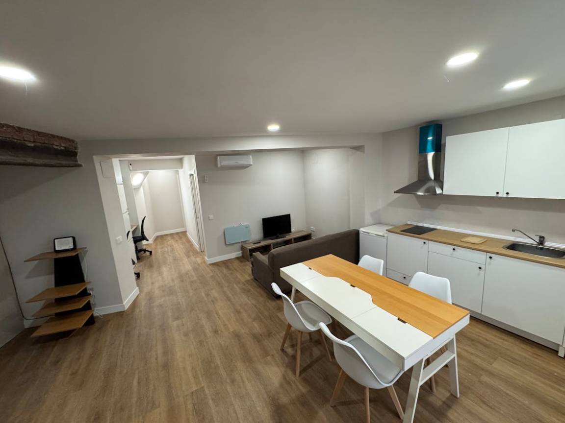 90 M² Apartamento ∙ 3 Habitaciones ∙ 3 Huéspedes - Boadilla del Monte