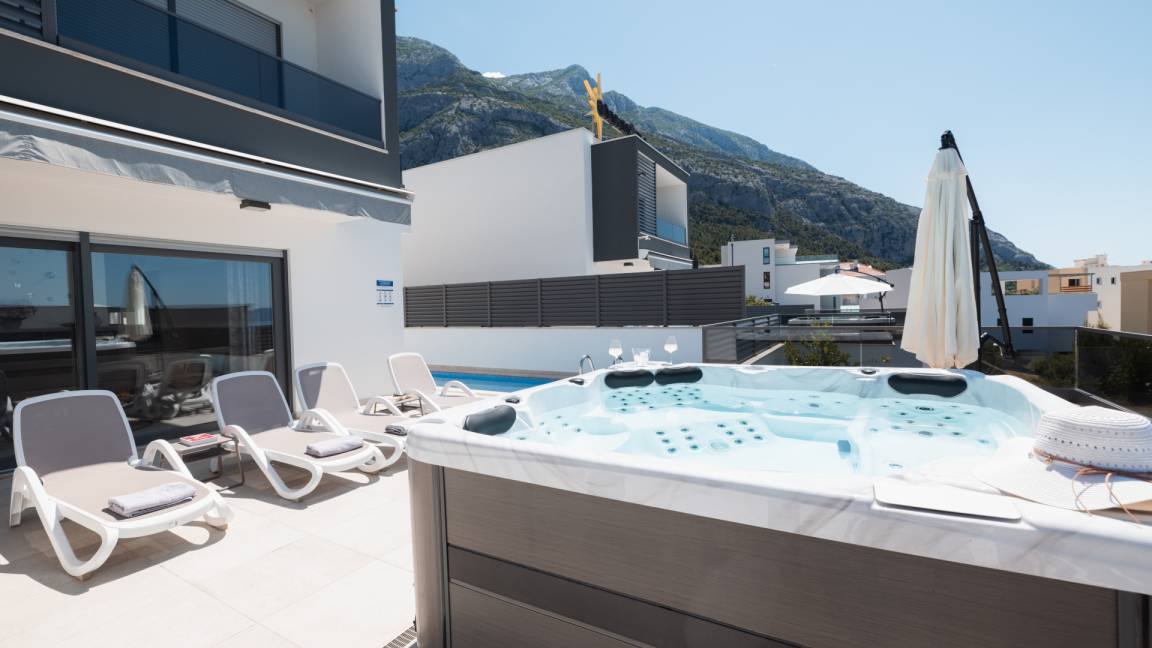 180 M² Villa ∙ 3 Slaapkamers ∙ 6 Gasten - Makarska