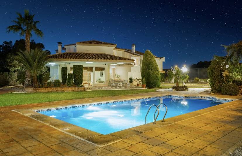 500 M² Villa ∙ 7 Habitaciones ∙ 13 Huéspedes - Santa Pola