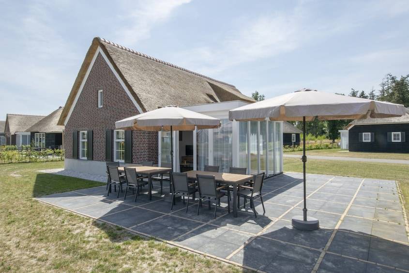 140 M² Villa ∙ 10 Slaapkamers ∙ 10 Gasten - Limburg (Nederlandse provincie)