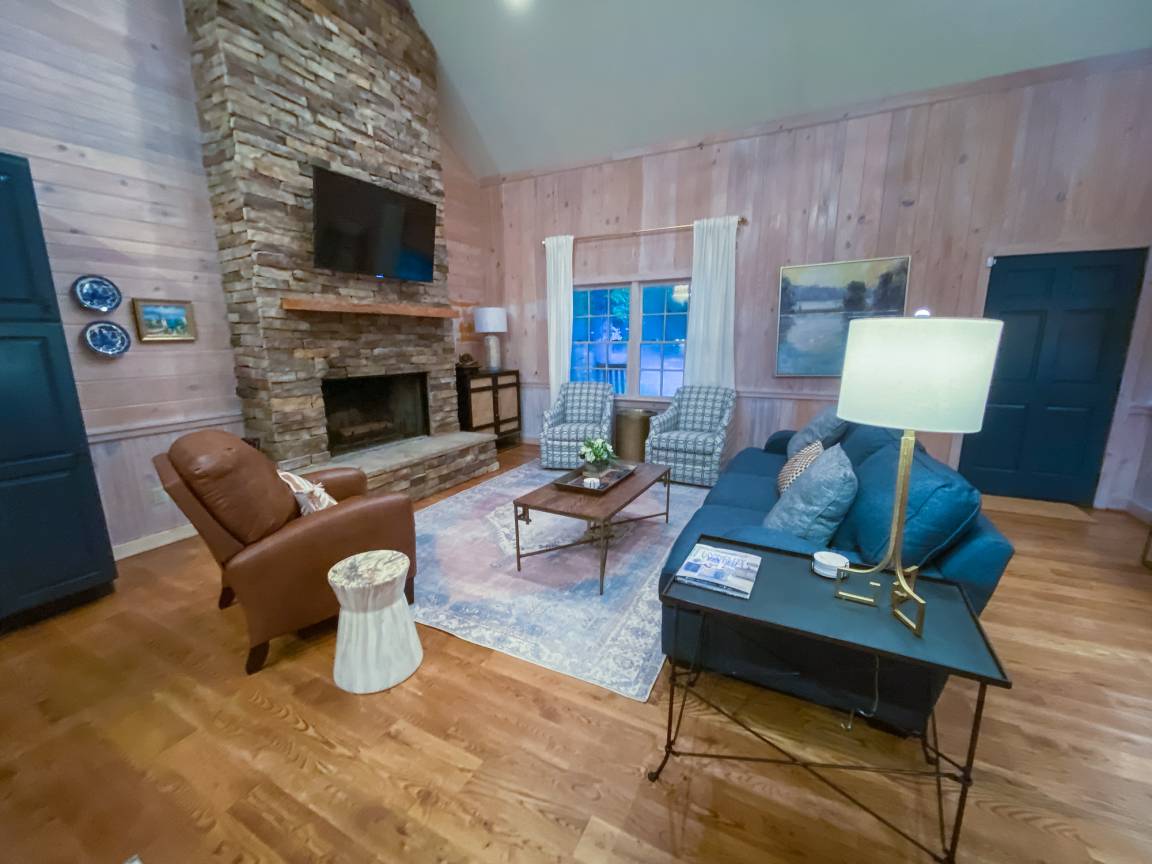 House ∙ 3 Bedrooms ∙ 12 Guests - Tuscaloosa, AL