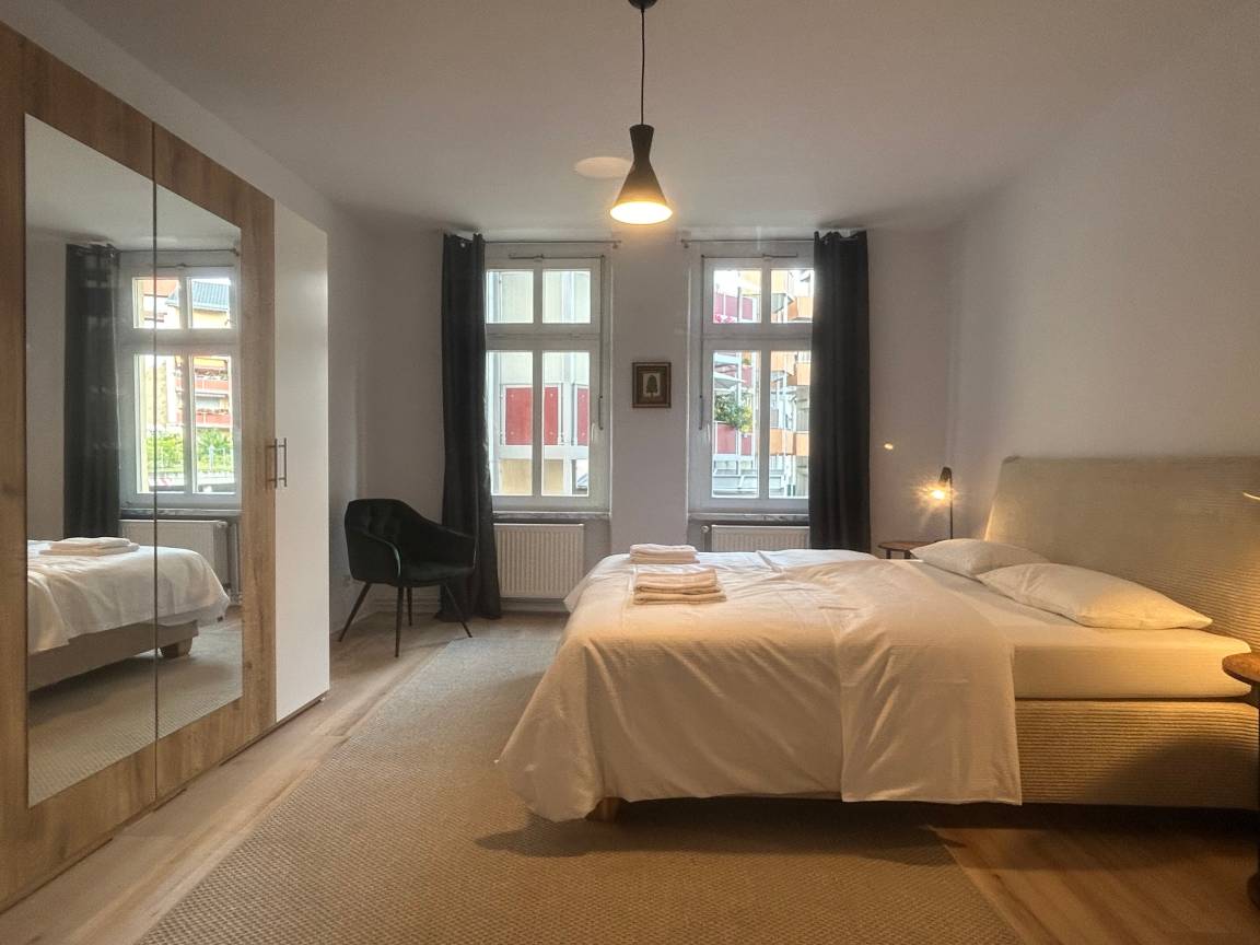 85 M² Ferienwohnung ∙ 2 Schlafzimmer ∙ 5 Gäste - Merseburg