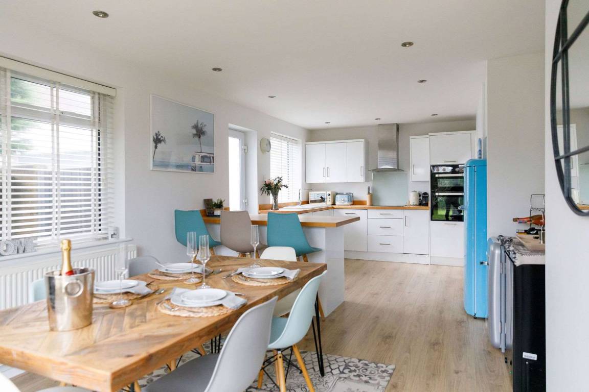 House ∙ 4 Bedrooms ∙ 8 Guests - Bracklesham Bay