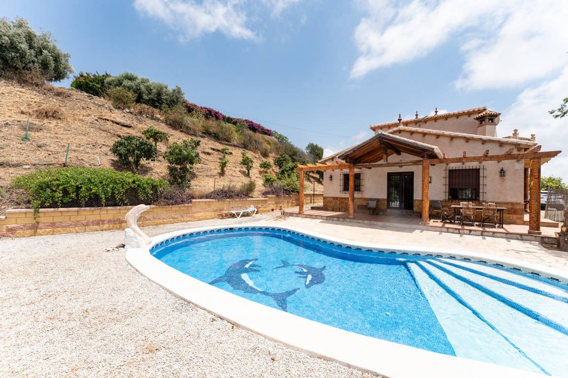 150 M² Casa Rural ∙ 4 Habitaciones ∙ 8 Huéspedes - Torre del Mar