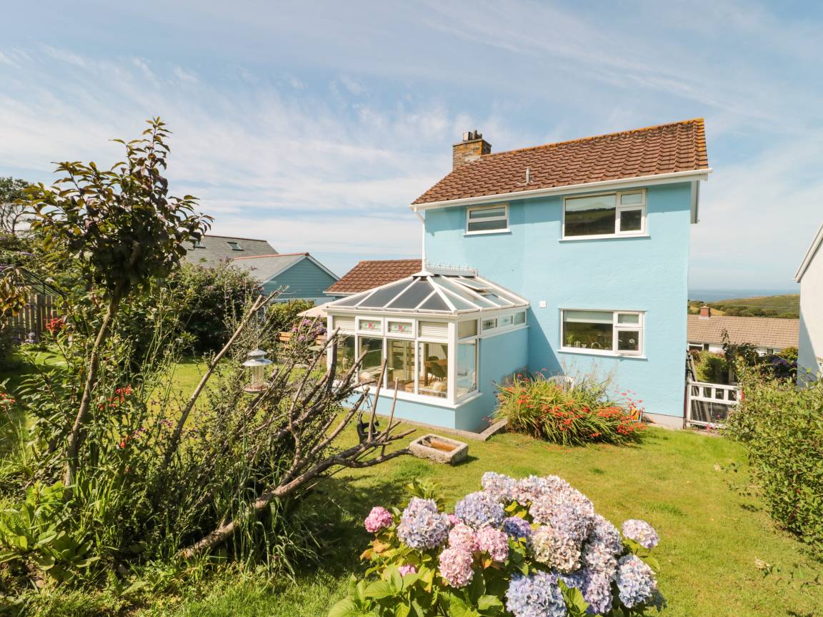 Cottage ∙ 4 Bedrooms ∙ 6 Guests - Crackington Haven