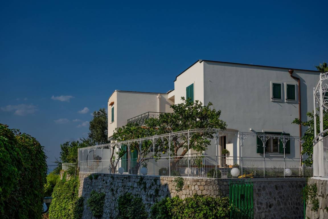 30 M² Hotel ∙ 2 Bedrooms ∙ 4 Guests - Vico Equense
