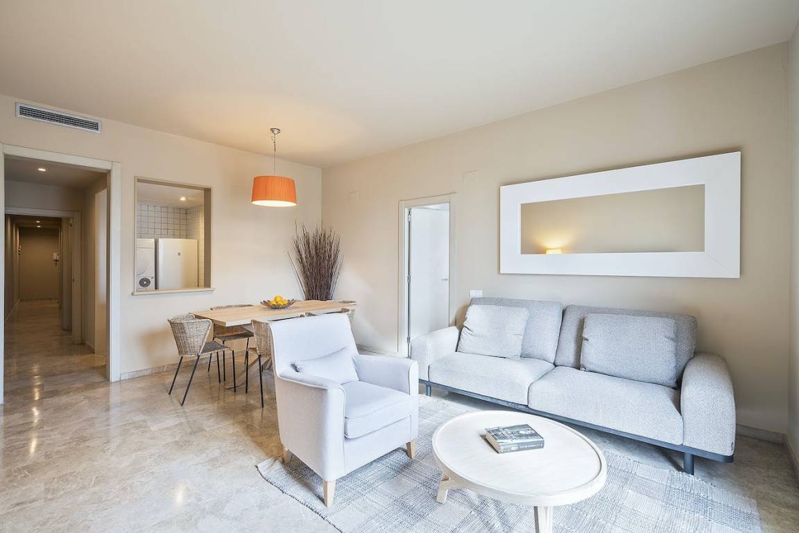 83 M² Apartment ∙ 4 Bedrooms ∙ 7 Guests - Barcelona