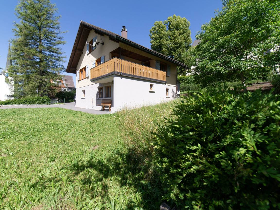 75 M² Ferienhaus ∙ 3 Schlafzimmer ∙ 8 Gäste - Sevelen