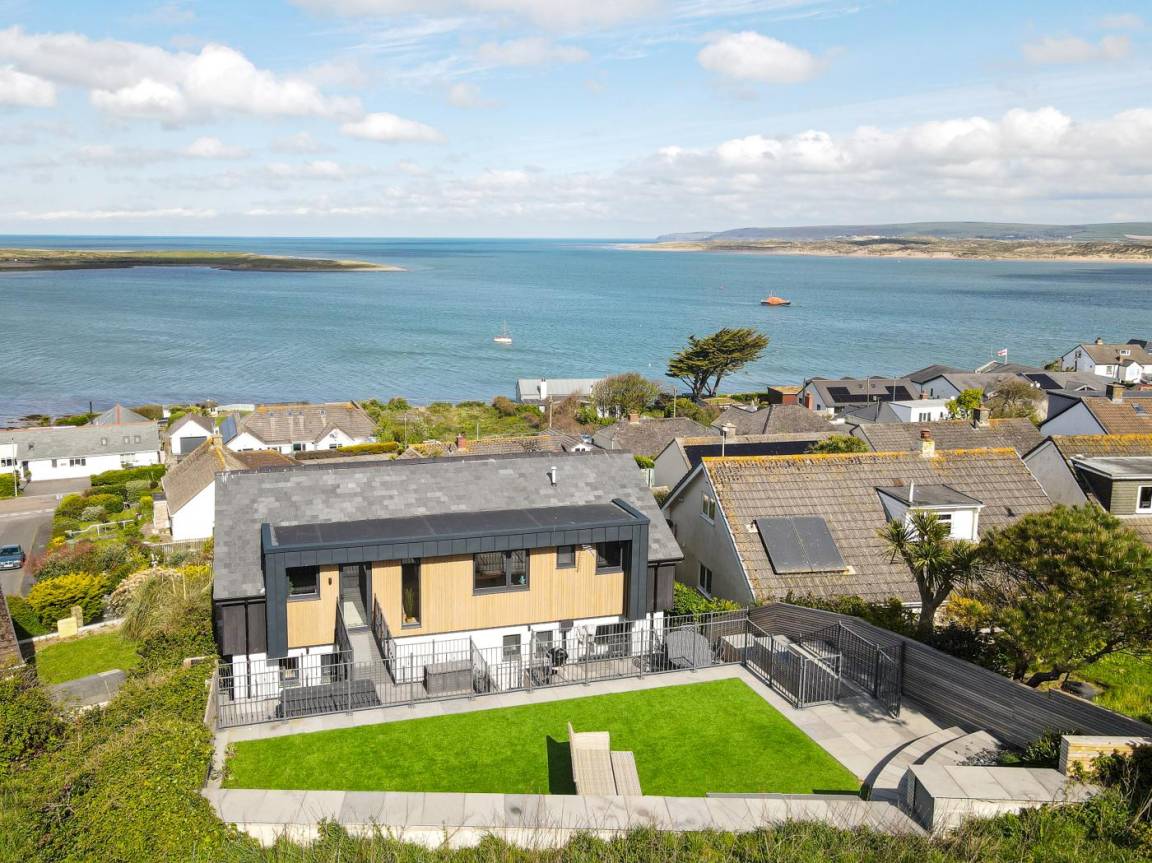 Cottage ∙ 4 Bedrooms ∙ 8 Guests - Appledore