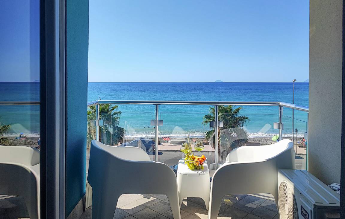 65 M² Apartamento ∙ 2 Habitaciones ∙ 4 Huéspedes - Sant'Agata di Militello