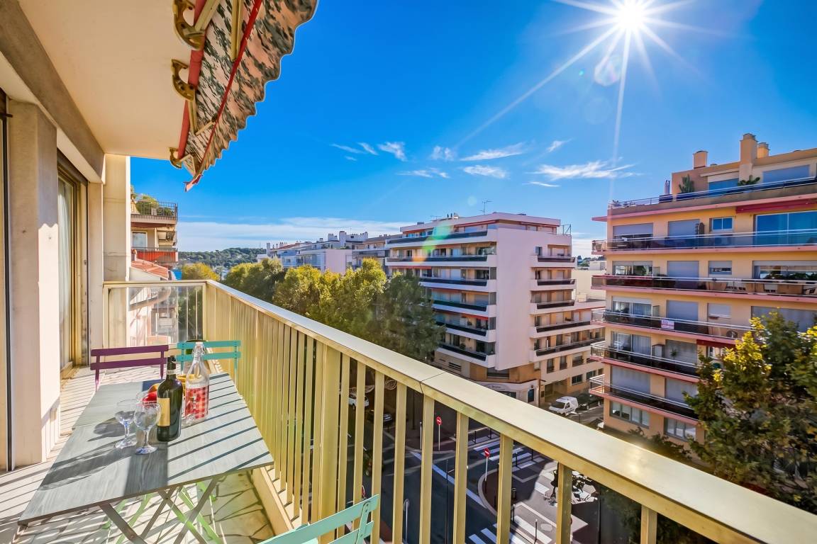 70 M² Apartment ∙ 2 Bedrooms ∙ 4 Guests - Antibes
