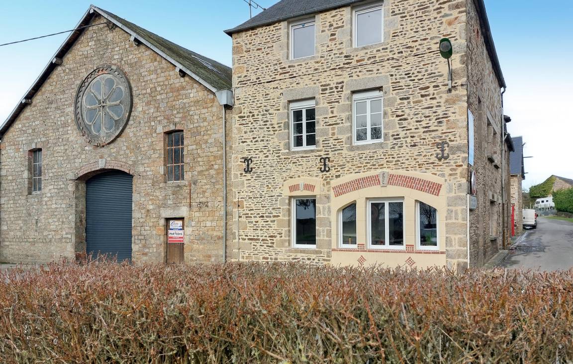 140 M² Maison De Vacances ∙ 4 Chambres ∙ 8 Personnes - Mayenne