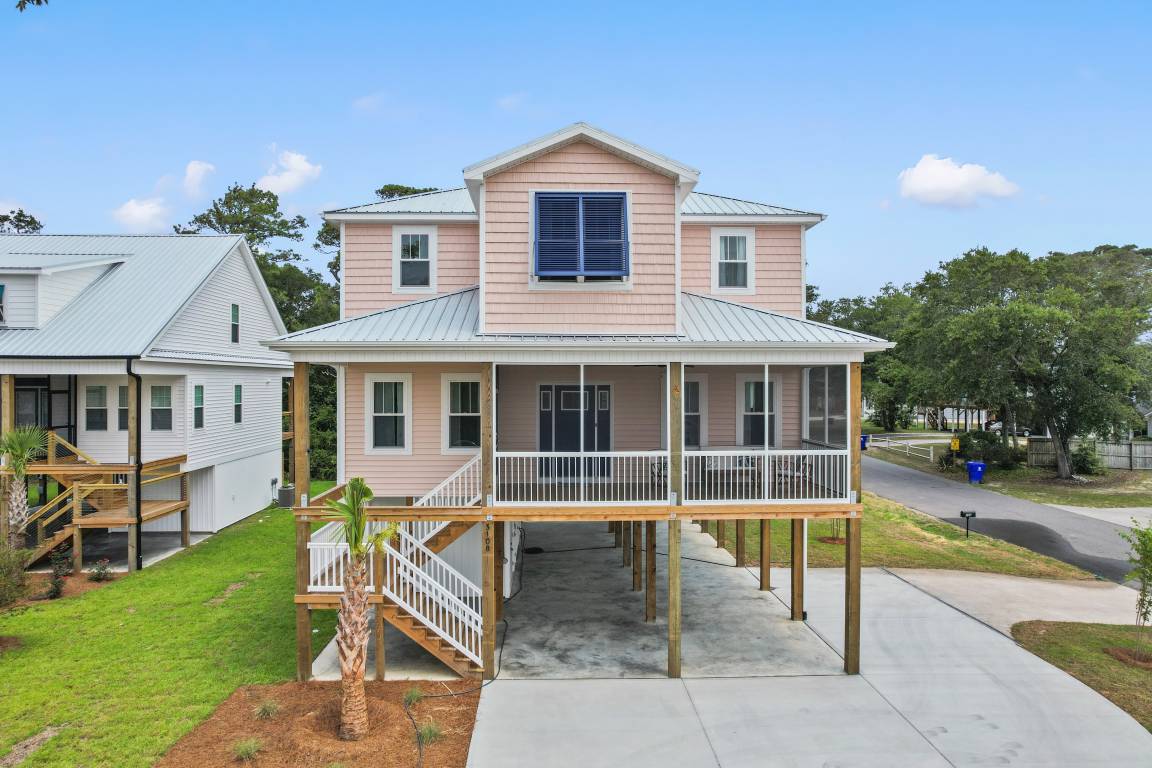 House ∙ 3 Bedrooms ∙ 8 Guests - Oak Island, NC