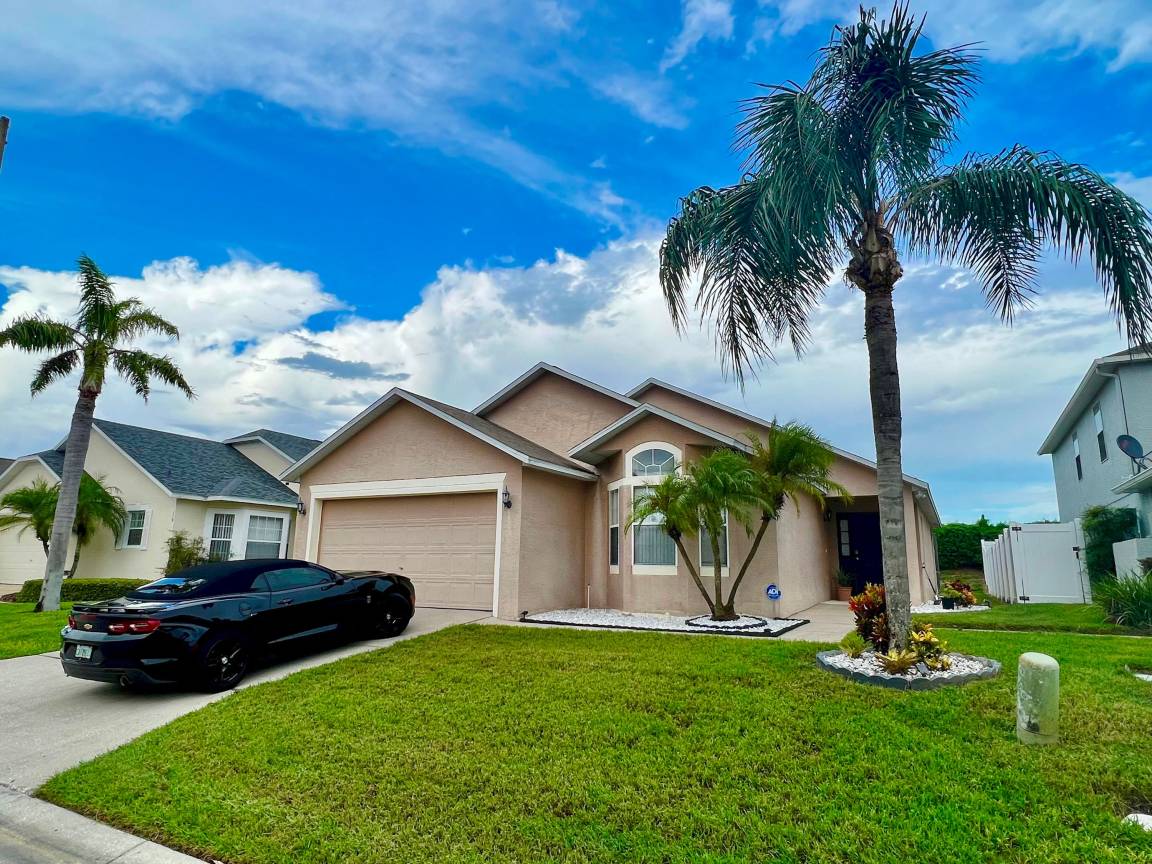 157 M² House ∙ 4 Bedrooms ∙ 8 Guests - Davenport, FL