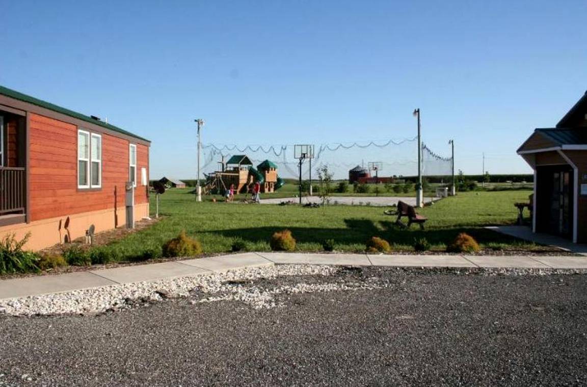 House ∙ 1 Bedroom ∙ 3 Guests - Jacksonville, IL