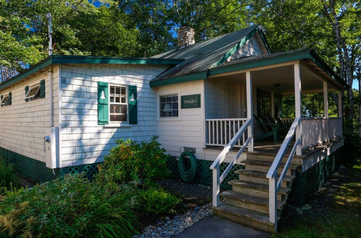 Condo ∙ 3 Bedrooms ∙ 8 Guests - Boothbay Harbor, ME