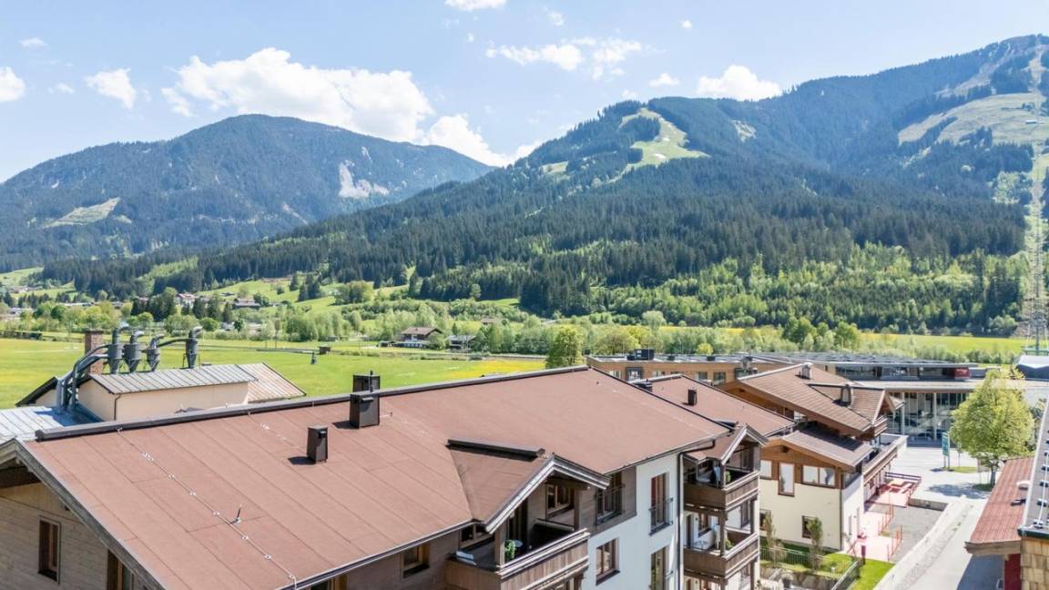 259 M² Apartment ∙ 9 Bedrooms ∙ 22 Guests - Ellmau