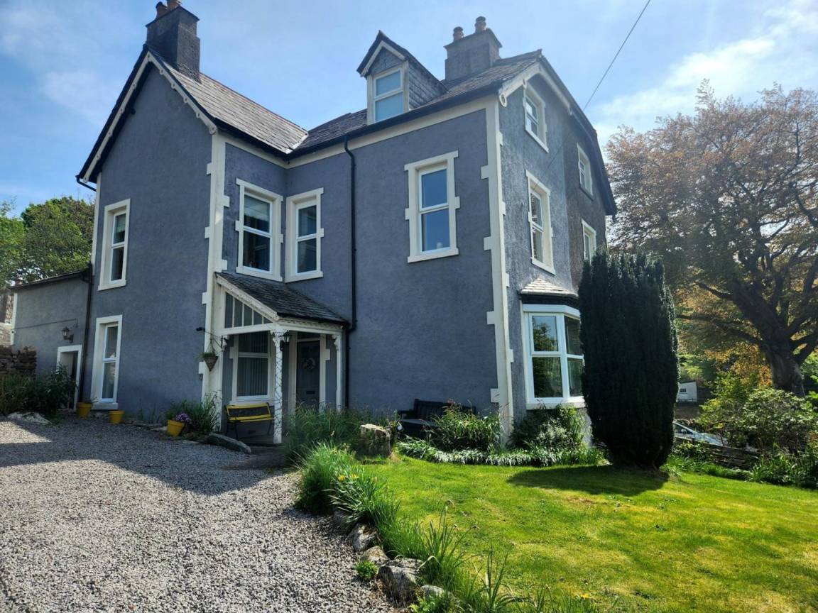 Apartment ∙ 2 Bedrooms ∙ 4 Guests - Eskdale