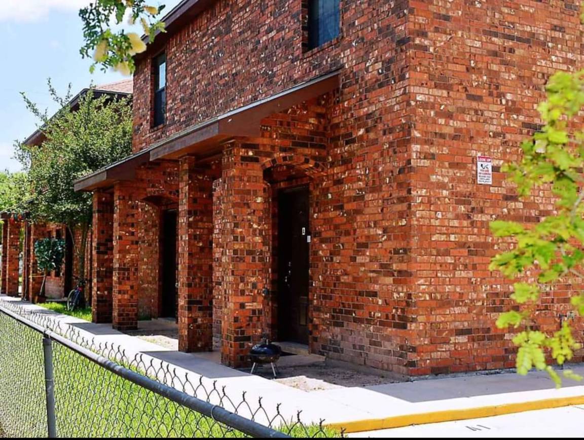 Apartment ∙ 3 Bedrooms ∙ 6 Guests - Edinburg, TX