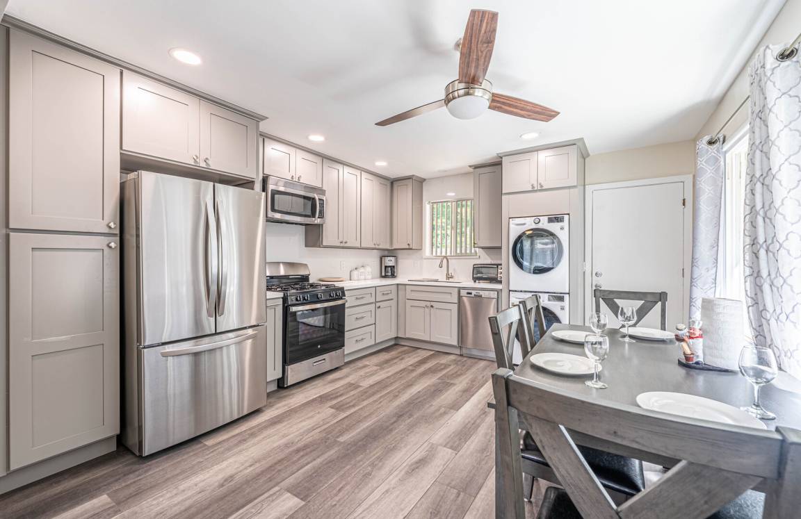 87 M² Apartment ∙ 2 Bedrooms ∙ 4 Guests - Riverside, CA
