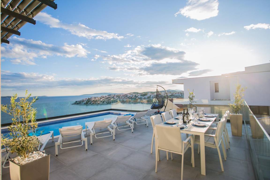 155 M² Villa ∙ 4 Schlafzimmer ∙ 8 Gäste - Okrug Gornji