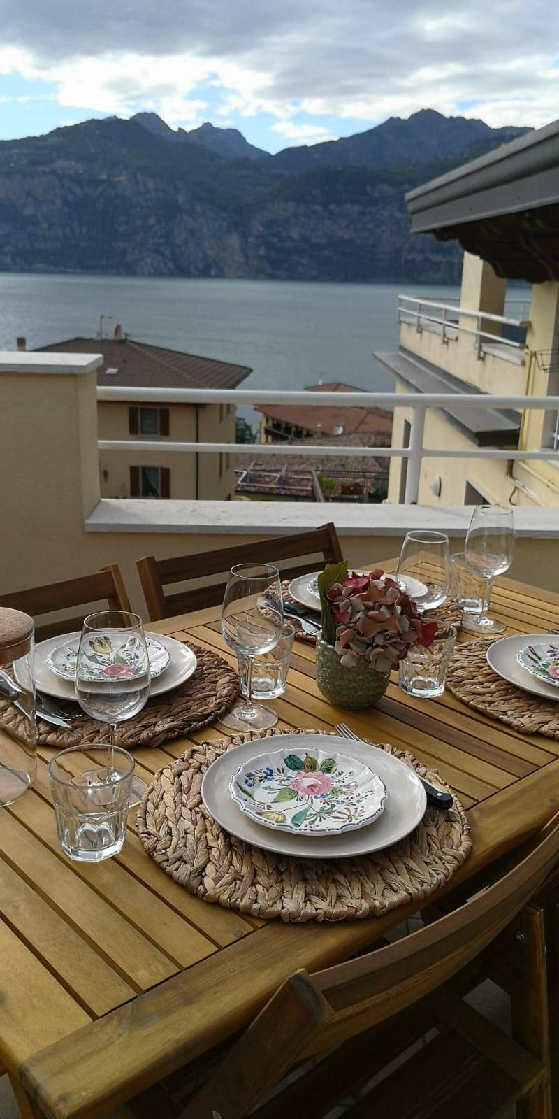 110 M² Ferienwohnung ∙ 2 Schlafzimmer ∙ 4 Gäste - Malcesine