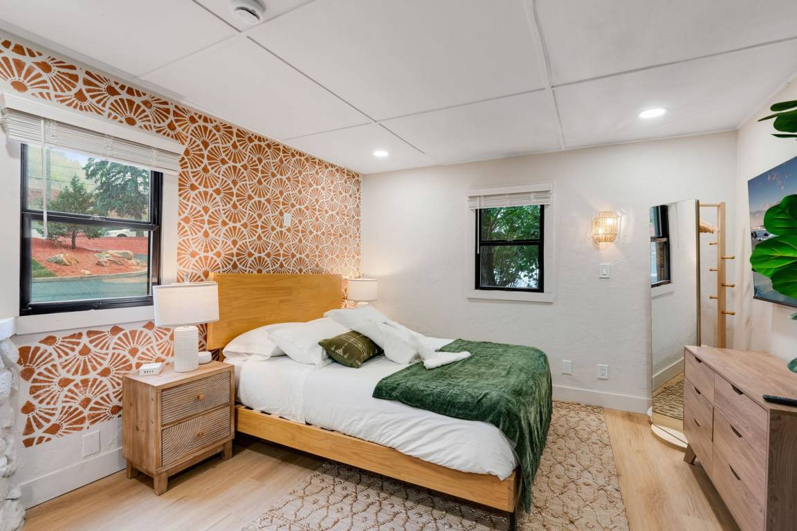 Apartment ∙ 1 Bedroom ∙ 4 Guests - Manitou Springs, CO