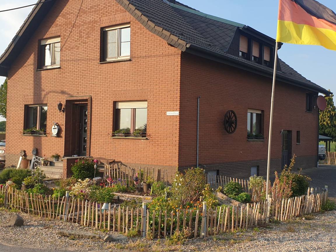 80 M² Ferienwohnung ∙ 3 Schlafzimmer ∙ 6 Gäste - Issum