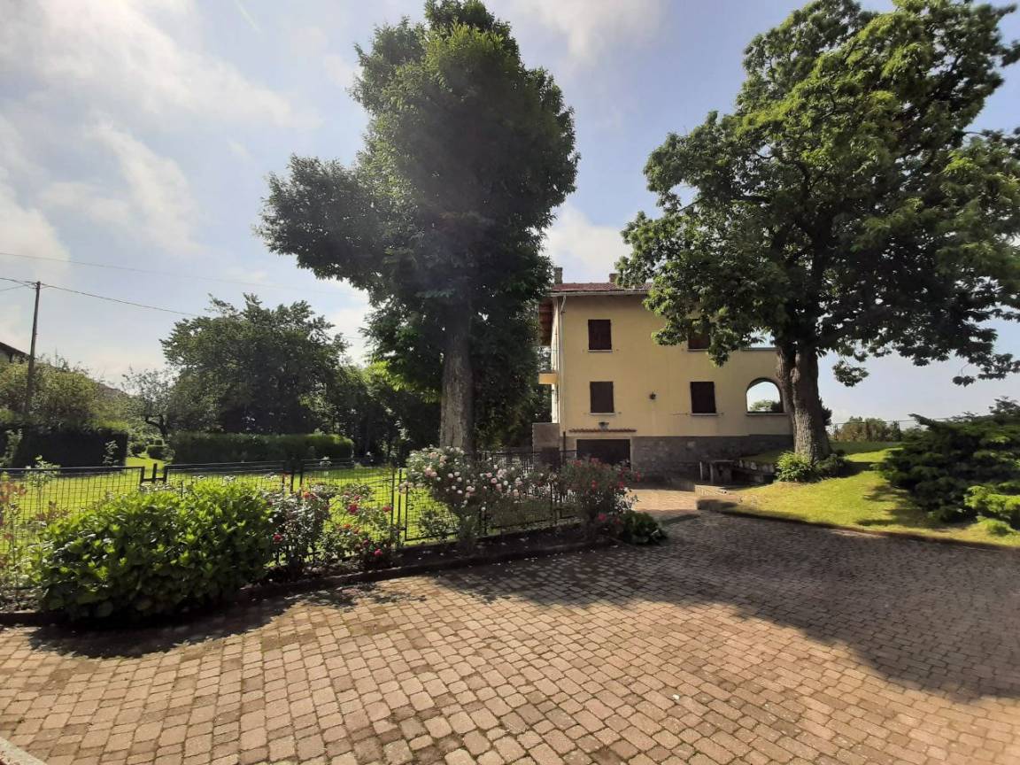 Huis ∙ 2 Slaapkamers ∙ 4 Gasten - Ivrea