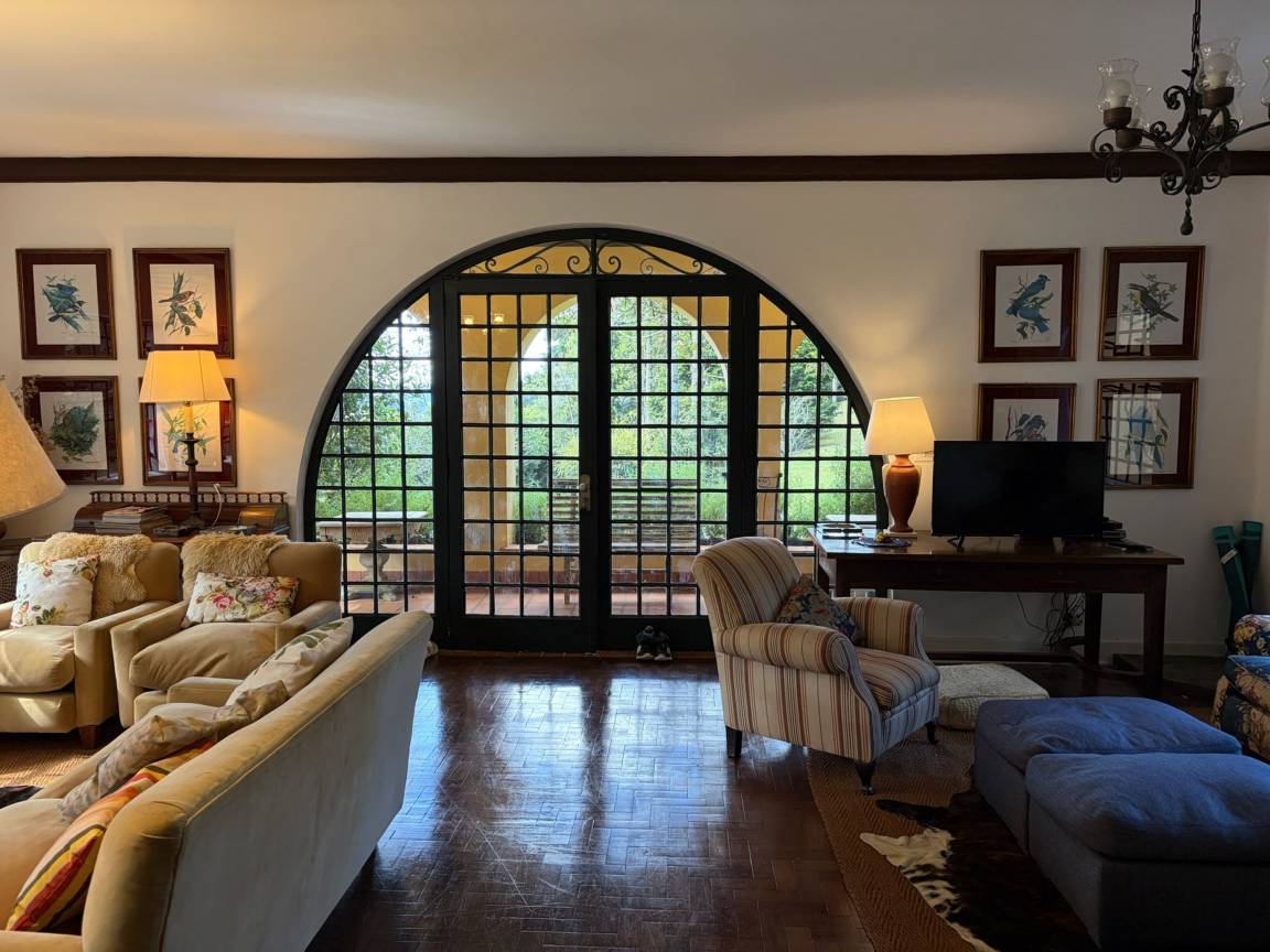 400 M² Apartamento ∙ 6 Quartos ∙ 14 Hóspedes - Campos do Jordão
