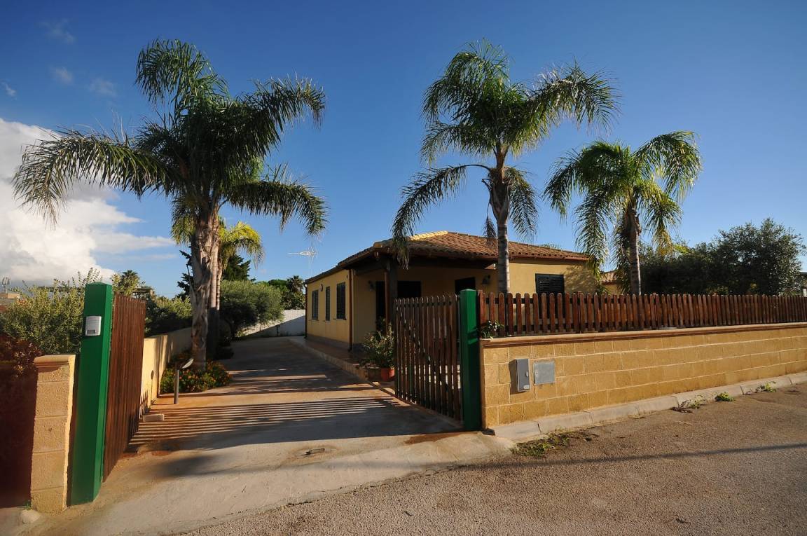 House ∙ 2 Bedrooms ∙ 4 Guests - Marsala