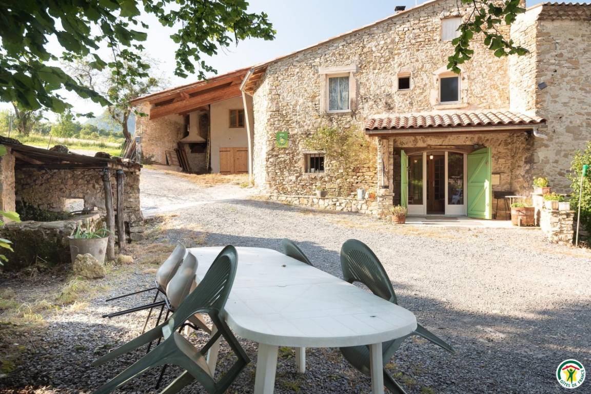 91 M² Gîte ∙ 2 Chambres ∙ 4 Personnes - Drôme