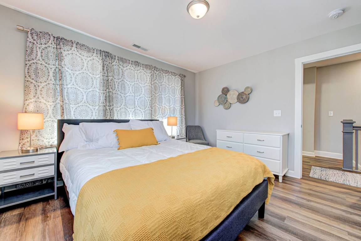 House ∙ 3 Bedrooms ∙ 6 Guests - Splash Pad, Indianapolis