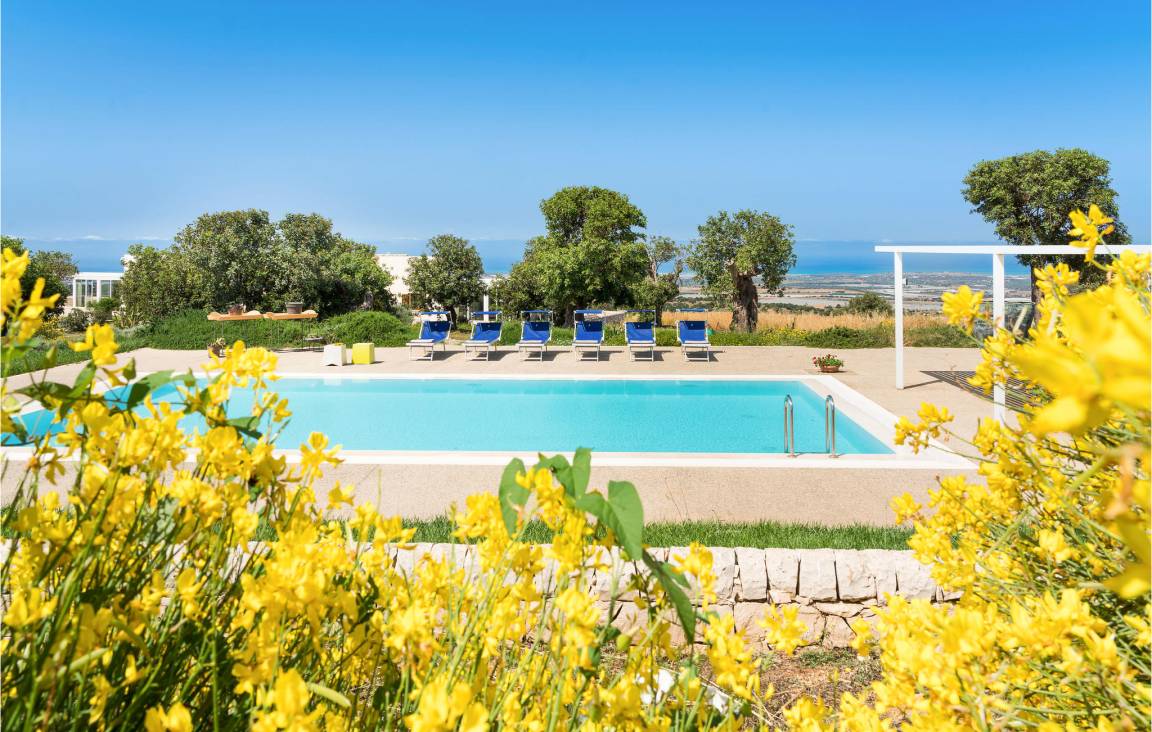 136 M² Dúplex ∙ 3 Habitaciones ∙ 6 Huéspedes - Vittoria