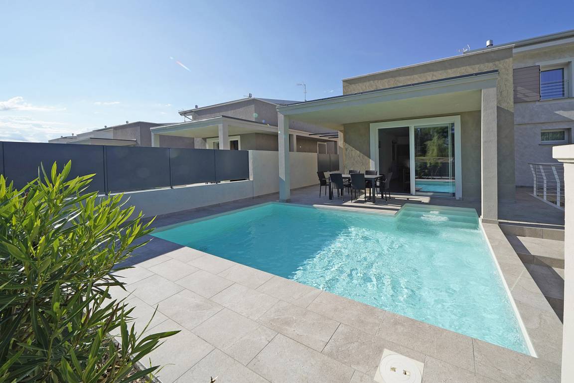 100 M² Villa ∙ 3 Bedrooms ∙ 8 Guests - Sirmione
