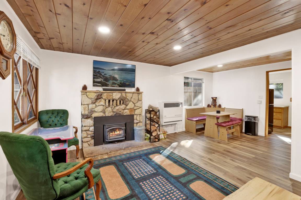 100 M² Cabin ∙ 3 Bedrooms ∙ 6 Guests - Big Bear, CA