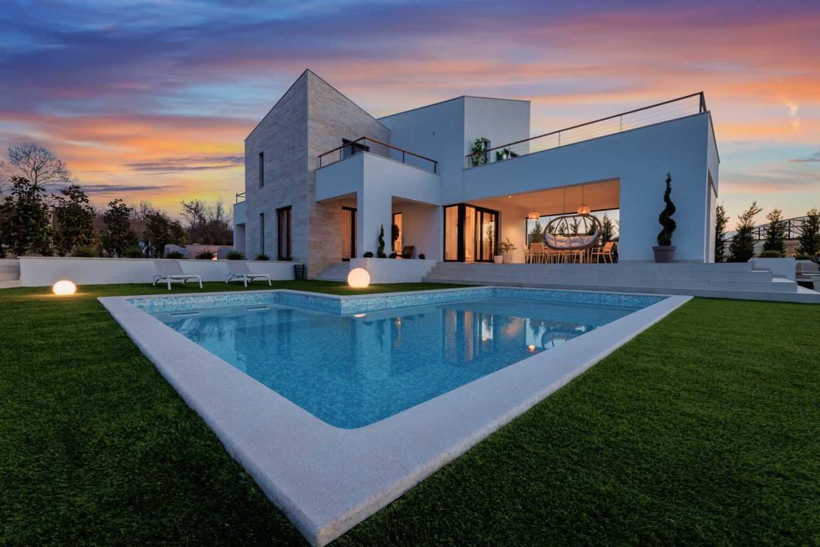 470 M² Villa ∙ 4 Slaapkamers ∙ 8 Gasten - Krk