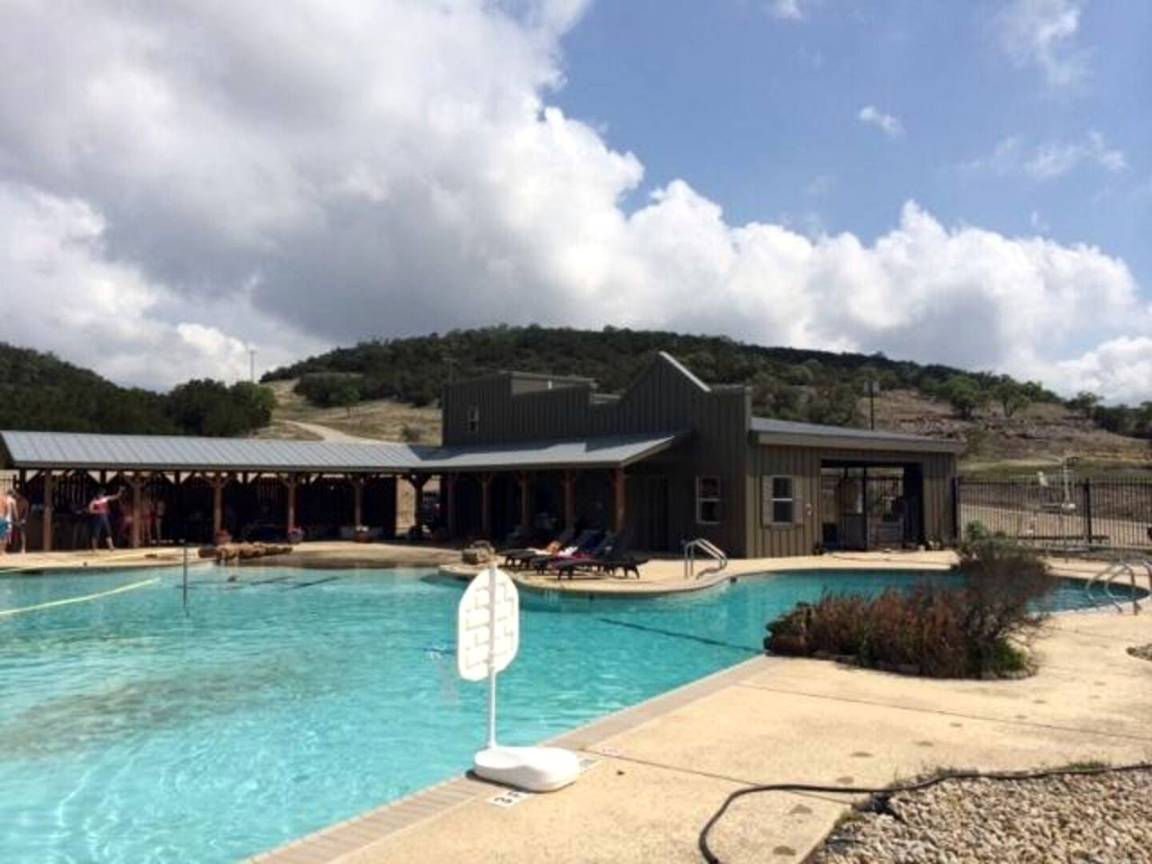 Casa ∙ 3 Habitaciones ∙ 12 Huéspedes - Bandera, TX